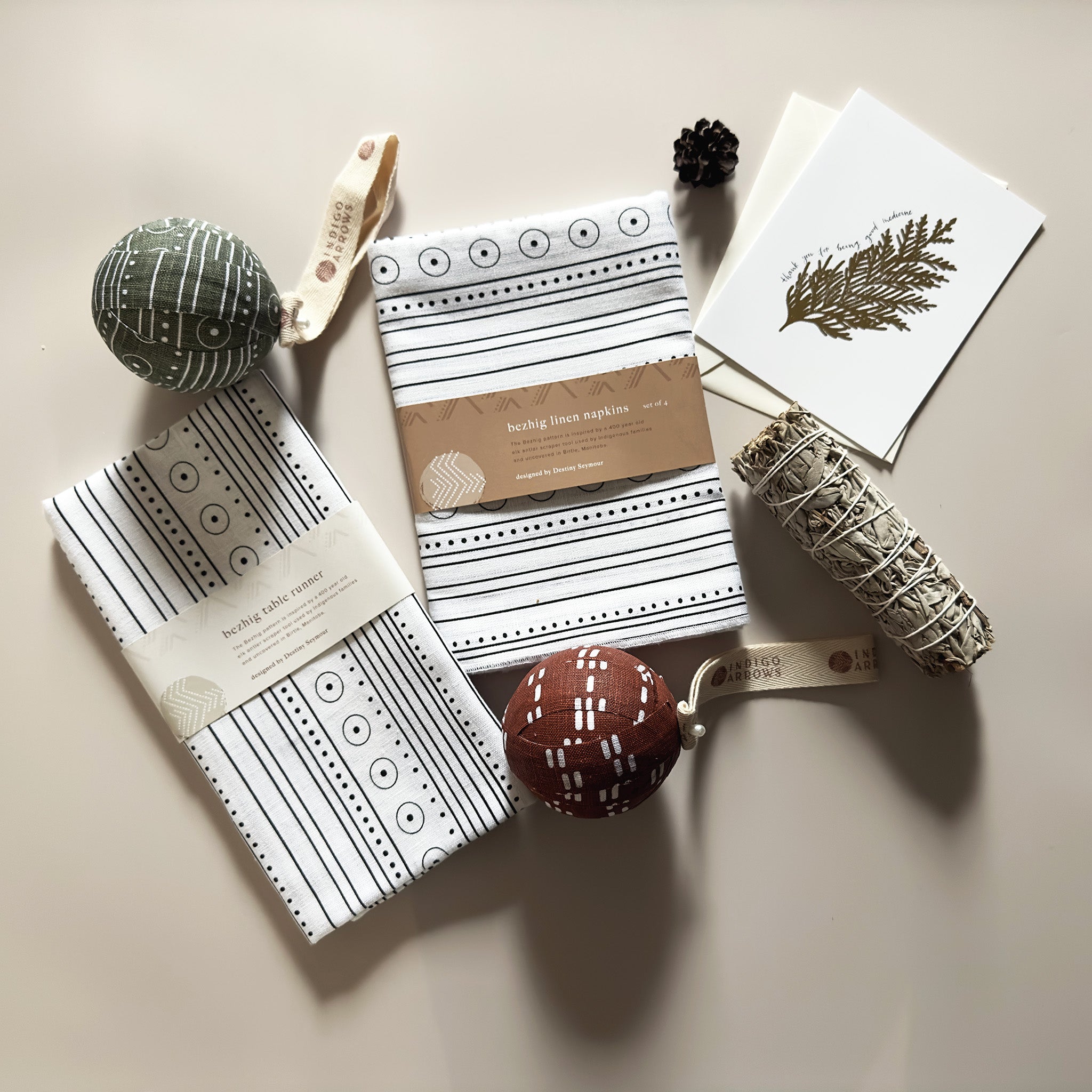 Bezhig White Holiday Sets Gift Box - small – Indigo Arrows